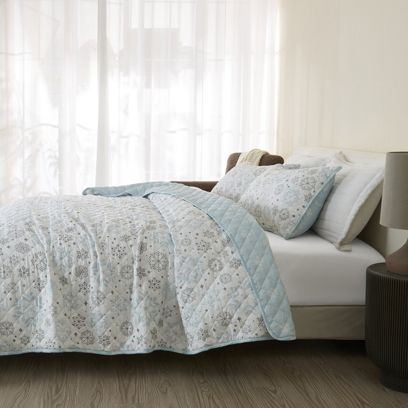 FreshFolds Blue / Grey Winter Snowflake Reversible Quilt Set with Shams ... FreshFolds Blue / Grey Winter Snowflake Reversible Quilt Set with Shams ...